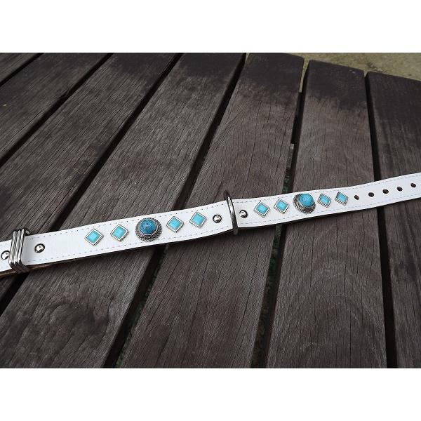 オリジナル首輪 M&R Factoryシロレザー・ターコイズのスタッズ・ヌメ革製首輪mr0085 ボストンテリア・フレンチブルドッグ・パグ ...