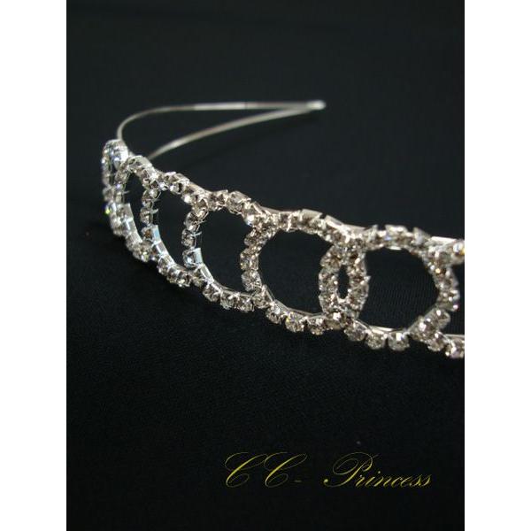 『ラインストーンのカチューシャ（C-031）』 ヘアアクセサリー、 ヘッドドレス、 カチューシャ、 キッズアクセサリー、 髪飾り、 フォーマル ...