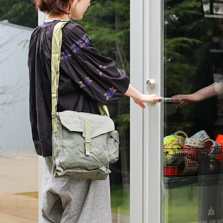 ミリタリー 軍放出品 ショルダーバッグ デッドストック ポーランド軍 オリーブドラブ コットン ガスマスク : CDC GENERAL STORE - 通販 - Yahoo!ショッピング