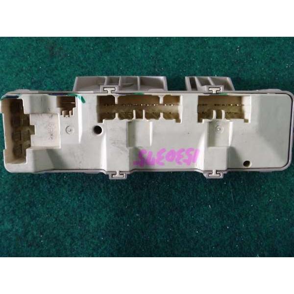 530375)平成14年 ファミリアS−ワゴン BJFW ヒューズボックス（室内用） B25D-669-730B : 中古パーツKOBE - 通販 - Yahoo!ショッピング