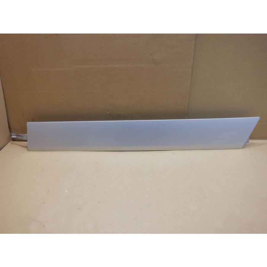 203289)平成25年 ランディ SC26 右スライドレールカバー K23/ブリリアントシルバーメタリック : 中古パーツKOBE - 通販 - Yahoo!ショッピング