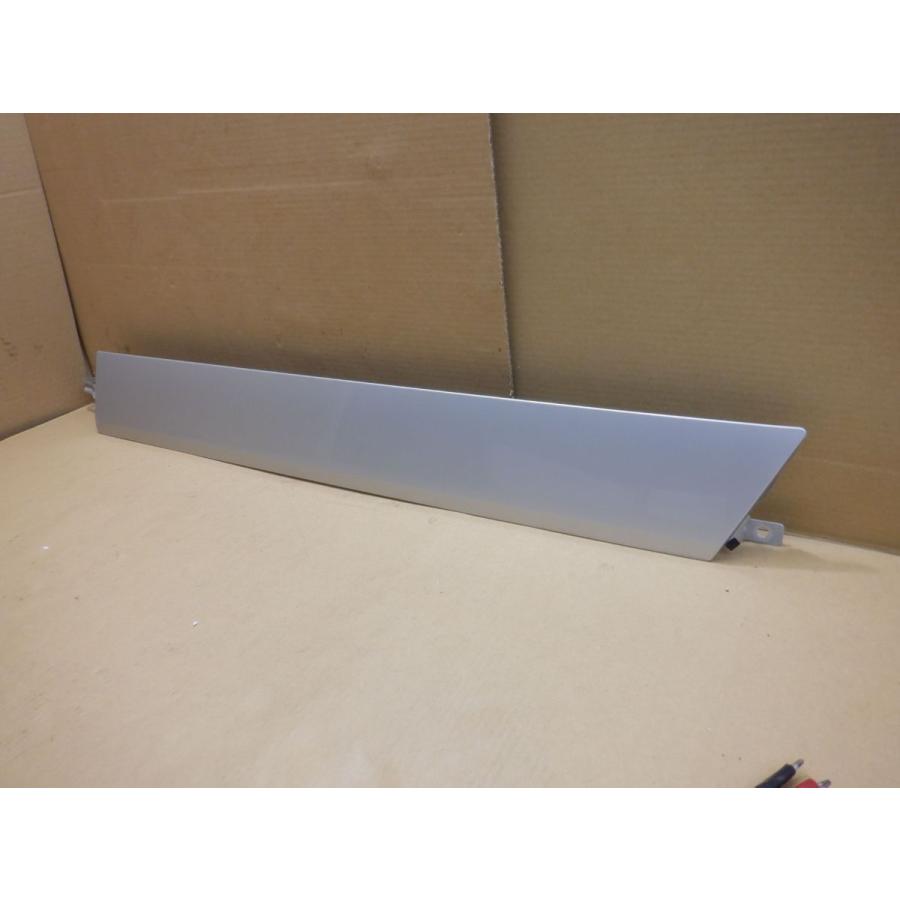 203289)平成25年 ランディ SC26 右スライドレールカバー K23/ブリリアントシルバーメタリック : 中古パーツKOBE - 通販 - Yahoo!ショッピング