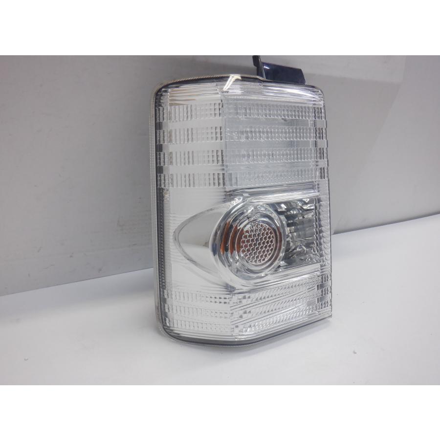 233145)平成26年 ピクシススペース L575A テールランプ左/テールライト左 81560-B2500 : 中古パーツKOBE - 通販 - Yahoo!ショッピング