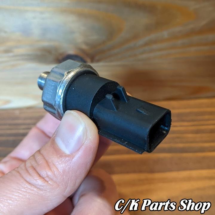 オイルプレッシャースイッチ STANDARD TJラングラー KKチェロキー コマンダー グラチェロ ナイトロ デュランゴ オイルプレッシャー ...