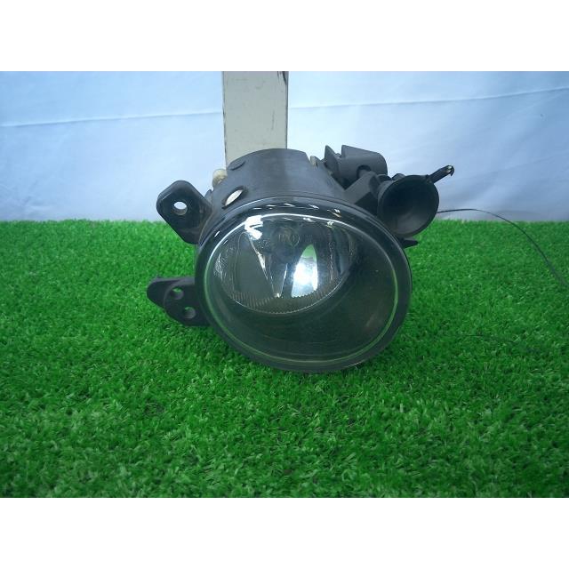 ベンツ Cクラス DBA-204041 右フォグランプ A2518200856 : 近松商会 - 通販 - Yahoo!ショッピング