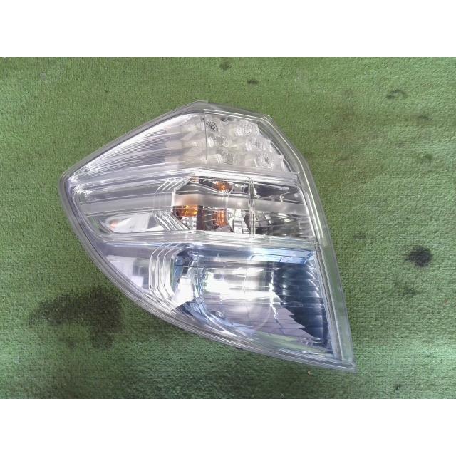 フィット DAA-GP1 左テールランプ P9883 33550-TF0-J71 : 230218000115600 : 近松商会 - 通販 - Yahoo!ショッピング