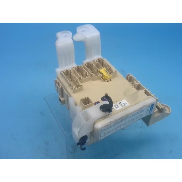 ハリアー DAA-AVU65W ヒューズ ボックス HV プレミアム アドバンスドパッケージ 4WD 070 82730-48N00A 82730-48N00 : 近松商会 - 通販 ...