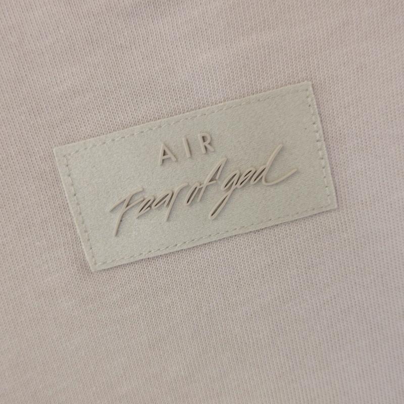 NIKE 未使用 × Fear of God ナイキ フィアオブゴッド 半袖Tシャツ CU4699-140 プリント Tee ベージュ M ...