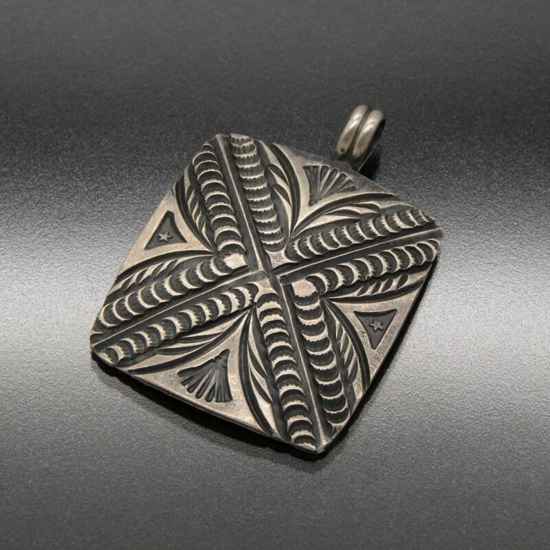 美品 Gary Reeves ナバホ族 ペンダント スタンプワーク ゲーリーリーブス ネックレストップ メンズ レディース 28007874 ...