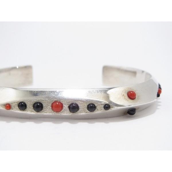 Ernest Benally アーネスト・ベナリー ナバホ族 バングル ブレスレット コーラル ジェット インレイ インディアンジュエリー ...