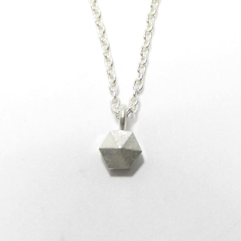 GARNI 未使用 ガルニ ネックレス Honeycomb Studs Pendant - S GARNI 未使用 ガルニ ネックレス Honeycomb Studs Pendant - S