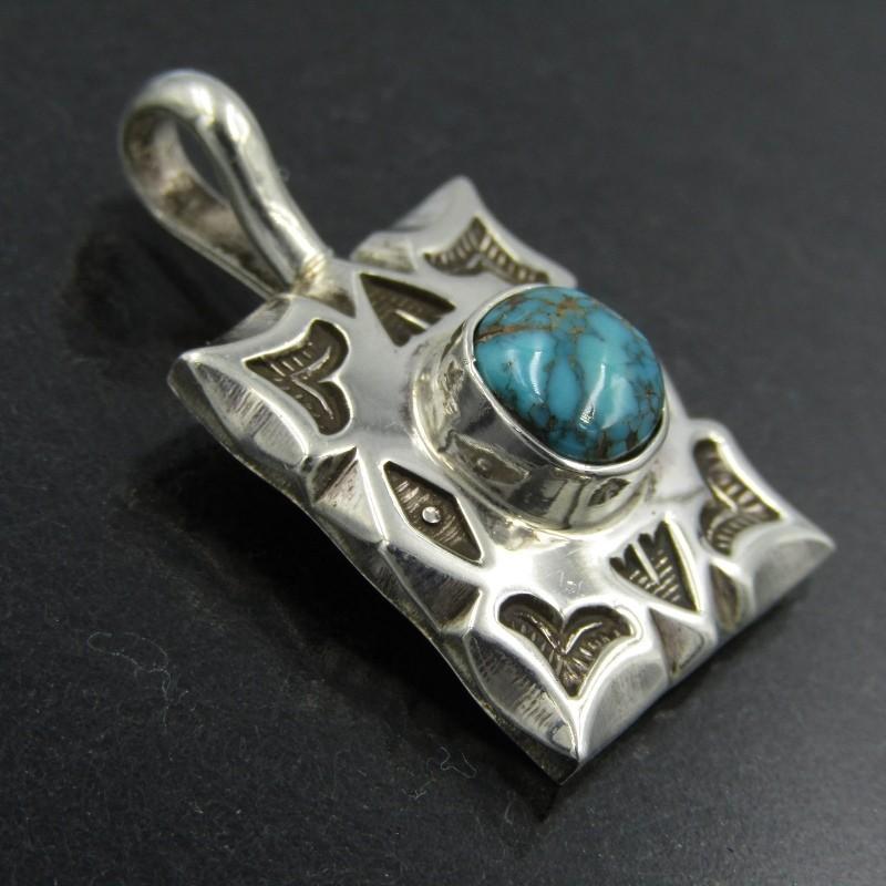 良品 Jennifer Curtis ナバホ族 ペンダント ターコイズ ジェニファーカーティス ネックレストップ インディアンジュエリー 中古 ...