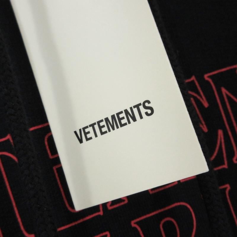 美品 VETEMENTS ヴェトモン プルオーバーパーカー 23AW UE54HD500B PARIS LOGO HOODIE ブラック 黒 ...