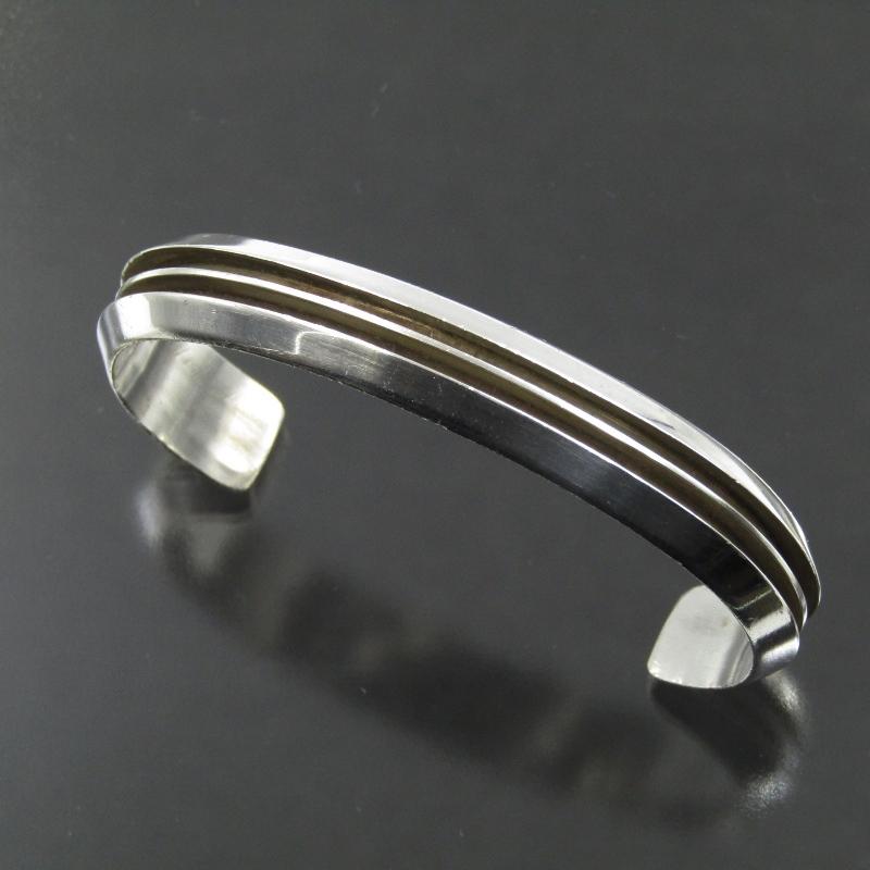 TOM HAWK ナバホ族 バングル 2ライン トムホーク ブレスレット インディアンジュエリー 80005751 : 80005751 ...