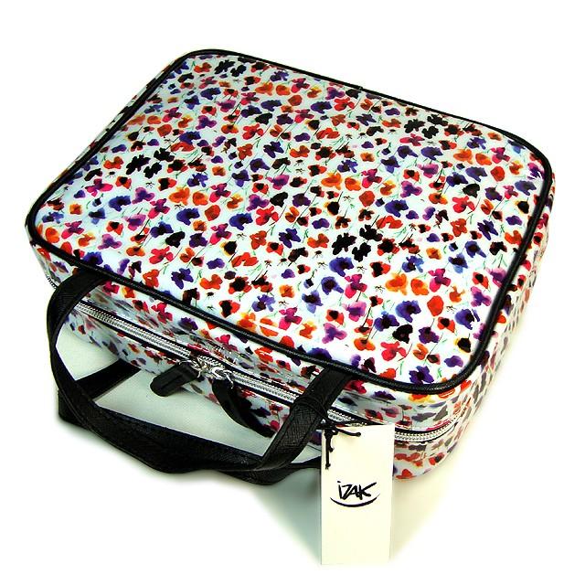 【送料無料】IZAK アイザック Vinyl Toiletry Bag コスメバッグ 化粧バッグ プチフラワー 小花柄 : emily ...