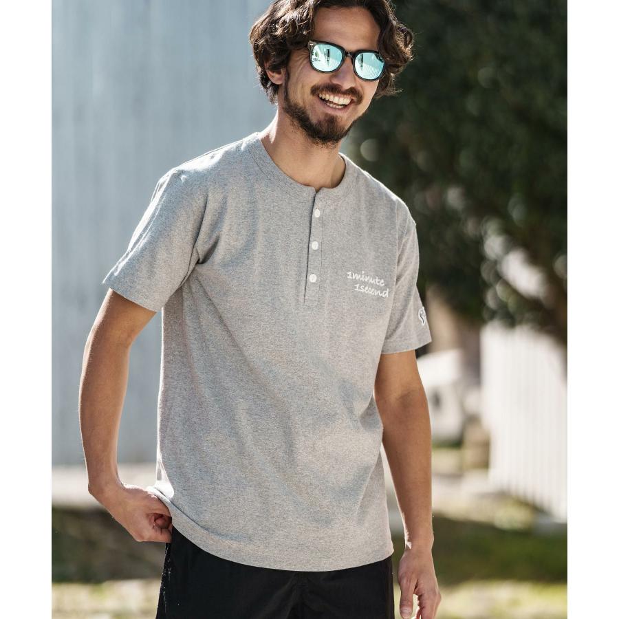 1minute 1second（ワンミニットワンセカンド） 【30%OFF】cursive print henley neck cut ...