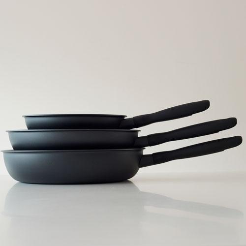 MEYER マイヤー ミッドナイト MIDNIGHT フライパン 26cm pfoaフリー IH対応 ih ガス 両用 焦げ付かない 焦げ付きにくい 硬質アルマイト加工 オールブラック ...