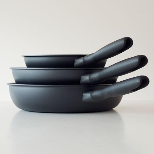 MEYER マイヤー ミッドナイト MIDNIGHT フライパン 26cm pfoaフリー IH対応 ih ガス 両用 焦げ付かない 焦げ付きにくい 硬質アルマイト加工 オールブラック ...