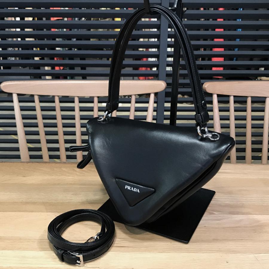 PRADA 【新品同様用】プラダ トライアングル ショルダーバッグ パデットナッパレザー ブラック 1BA315 2WAYバッグ 13533 ...