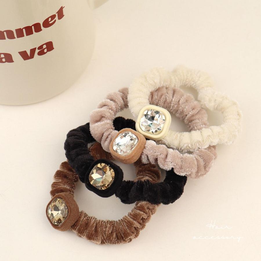 ベロアヘアゴム ビジュー スエード もこもこ シュシュ 秋冬ヘアアクセサリー 伸びる クラシカル 大人 キラキラ まとめ髪 多毛 HG-34 : 雑貨屋cohaco - 通販 - Yahoo ...