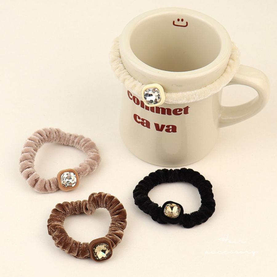 ベロアヘアゴム ビジュー スエード もこもこ シュシュ 秋冬ヘアアクセサリー 伸びる クラシカル 大人 キラキラ まとめ髪 多毛 HG-34 : 雑貨屋cohaco - 通販 - Yahoo ...