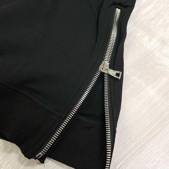 BALMAIN バルマン 8296 薄手 パーカー プルオーバー 長袖 L メンズ ブラック 黒 ロゴ シルバー プレゼント カジュアル オシャレ : balmain8296 : Colemo ...