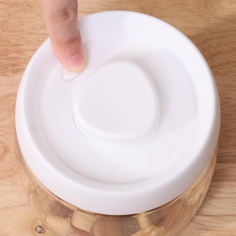 保存容器 800ml PUSH 空気が抜けるキャニスター （ 真空 密閉 プラスチック 真空キャニスター 密閉容器 保存 容器 ） :461026:お弁当グッズのカラフルボックス - 通販 ...