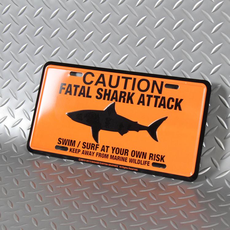CMプレート CAUTION シャーク 縦15.3×横30.3cm ナンバープレート型 インテリア 看板 アルミ製 アメリカン雑 : kt24112371 : アメリカン雑貨COLOUR ...