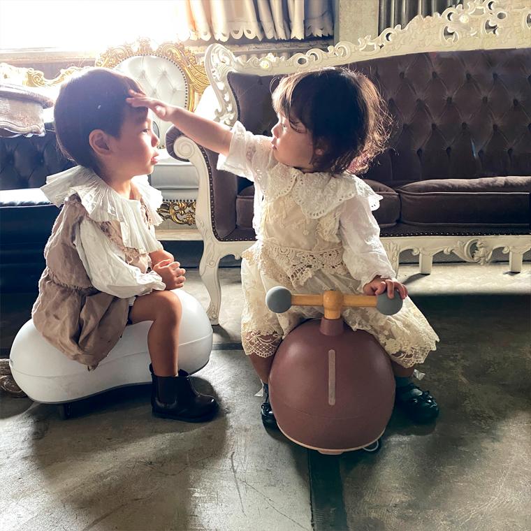 marm(マルム)｜日本正規品｜乗用玩具｜ベビースクーター キッズスクーター｜足けり 体幹 バランス感覚｜誕生日 クリスマス 出産祝い ギフト｜1歳 2歳 3歳 : 木のおもちゃコモック ...