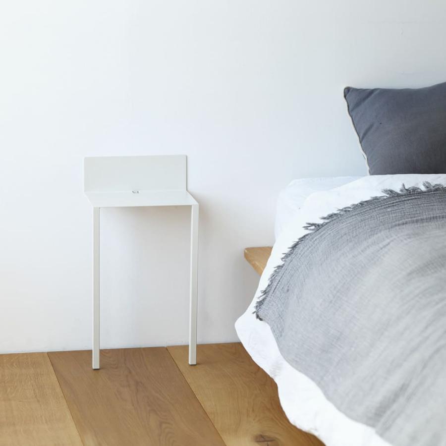 ideaco イデアコ WALL Table B5 サイドテーブル ナイトテーブル ミニテーブル スチール製 机 小さい ウォールテーブル ミニ ベッド 玄関 壁掛け 高さ49cm 完成品 ...