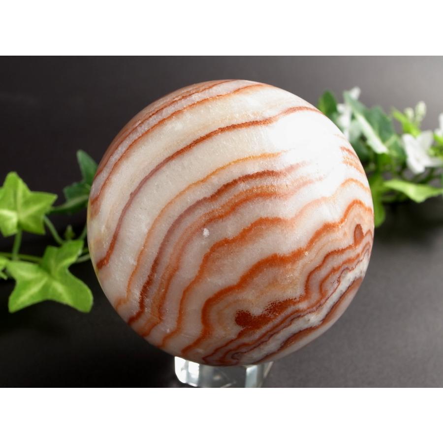 まるで豚肉 招財のお守り ポークストーン (豚肉石) 丸玉置物 台座付 重さ約495g 直径約69mm 少量限定 ネタ感満載 マニアック天然石 : パワーストーン 天然石 ComRose ...