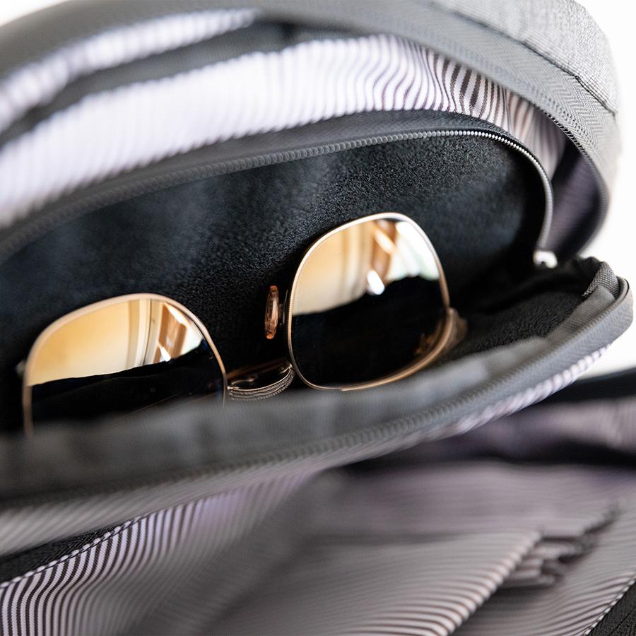 PKG OUTPOST II バックパック/ダークグレー メンズ DG01TN【選べるノベルティ付】 : クールキャット Yahoo!ショップ - 通販 - Yahoo!ショッピング