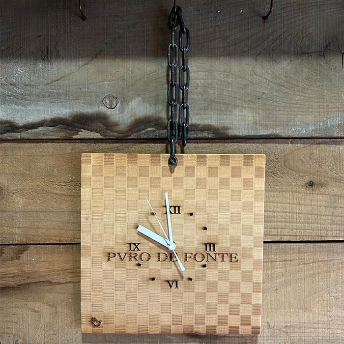 時計 壁掛け時計 アンティーク 市松模様 天然木 スギ チェーン 手話 壁時計 鉄 クロック 吊り時計 キンガム柄 チェック柄 ギフト ...