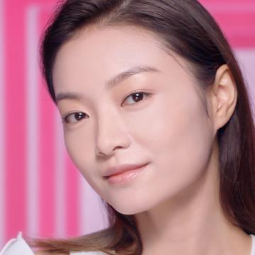 M・A・C 「ポイント10%バック 9月5日」 ライトフル C3 ナチュラル シルク パウダー ファンデーション SPF 15（レフィル）(レフィル NC30) 14g : アットコスメ ...