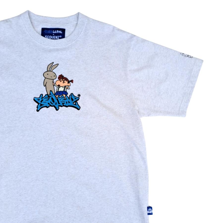 SEQUENZE SEQUENZ × クレヨンしんちゃん シークエンズ nene emb Tシャツ (oatmeal) 半袖 ユニセックス ネネちゃん : COUCH POTATO KOBE ...