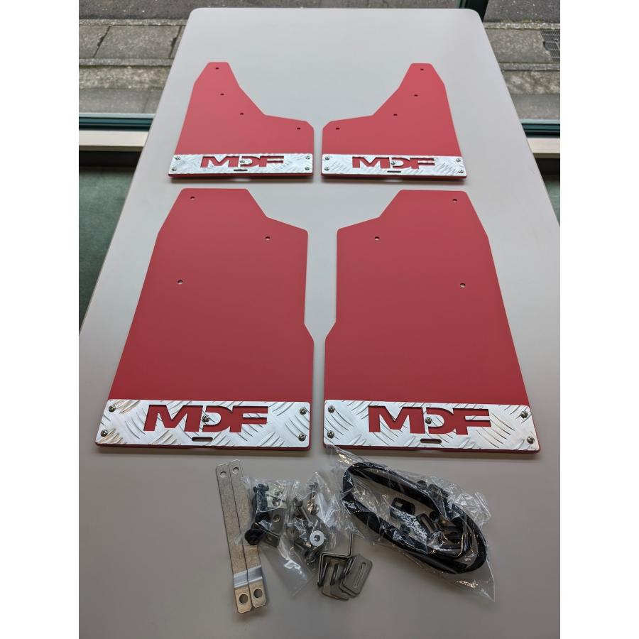 【MDF】デリカD:5 オリジナルマッドフラップ（レッド×シルバープレート） : CRAFT AOI - 通販 - Yahoo!ショッピング