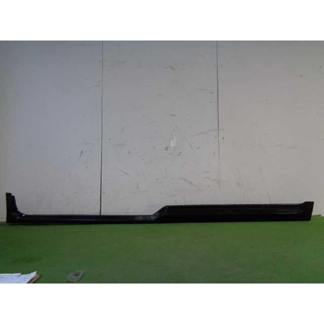 NOAH ノア DBA-ZRR80G 右サイドステップ 75850-28050-C0 313788 : クラウン2号店 - 通販 ...