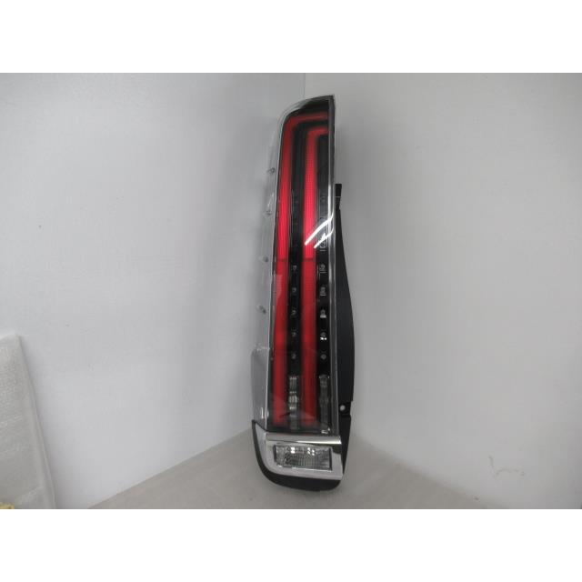 NOAH ノア エスクァイア DBA-ZRR80G 左テールランプ 後期 KOITO 28-242 81561-28691 335075 ...