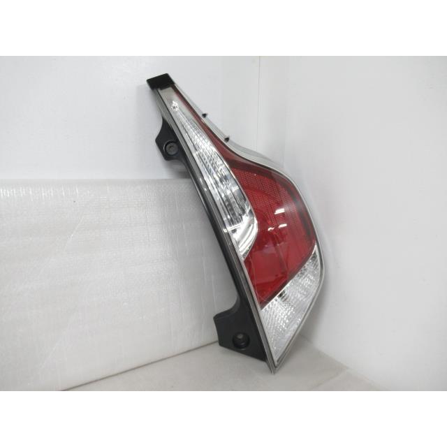 アクア DAA-NHP10 右テールランプ 81551-52D00 351005 : クラウン2号店 - 通販 - Yahoo!ショッピング