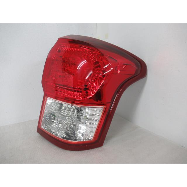 カローラフィールダー DBA-NZE161G 右テールランプ 81551-13730 351844 : 000035184415500 ...