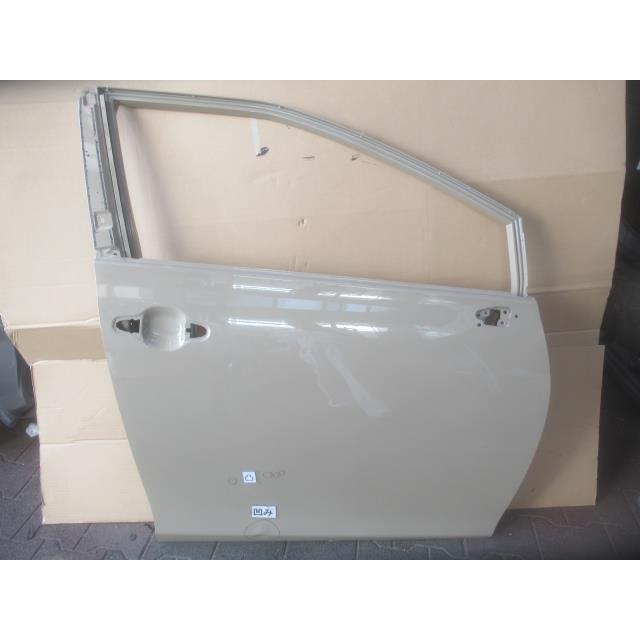 シエンタ(車) シエンタ DBA-NSP170G 右フロントドア 67001-52560 362391 : クラウン2号店 - 通販 ...