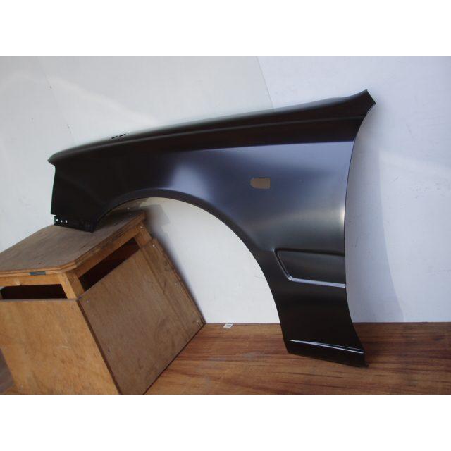 990315-2 TOYOTA クラウンコンフォート YXS10/TSS10 左フェンダー 参考品番：53812-43011【社外新品 ...