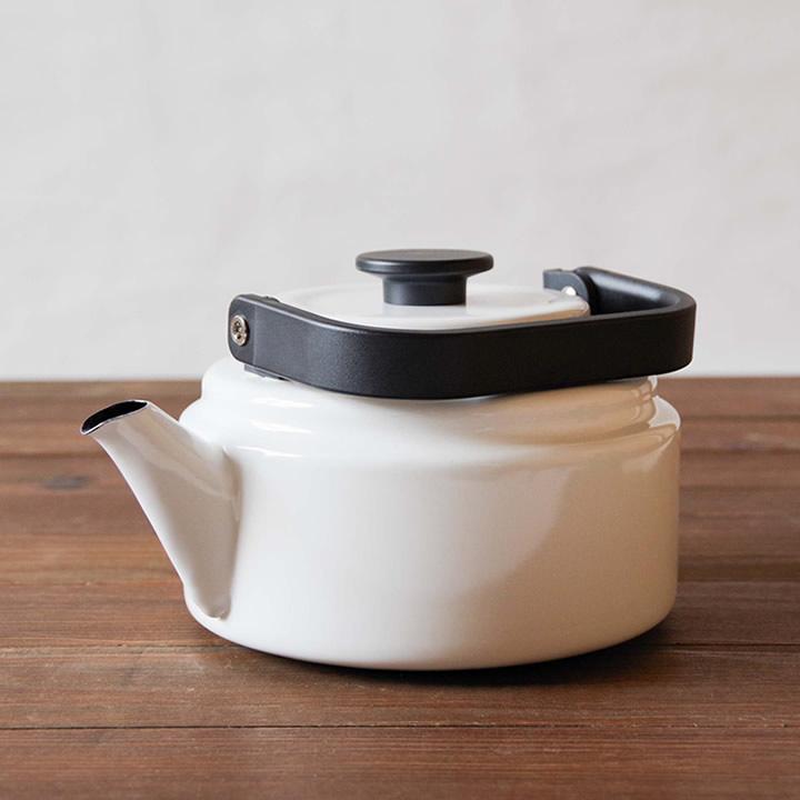 野田琺瑯 ホーロー ケトル アムケトル AM-20K やかん ih対応 おしゃれ 琺瑯 直火 2L 日本製 かわいい 2リットル ガスコンロ レトロ クッチーナ : キッチン雑貨&インテリア ...