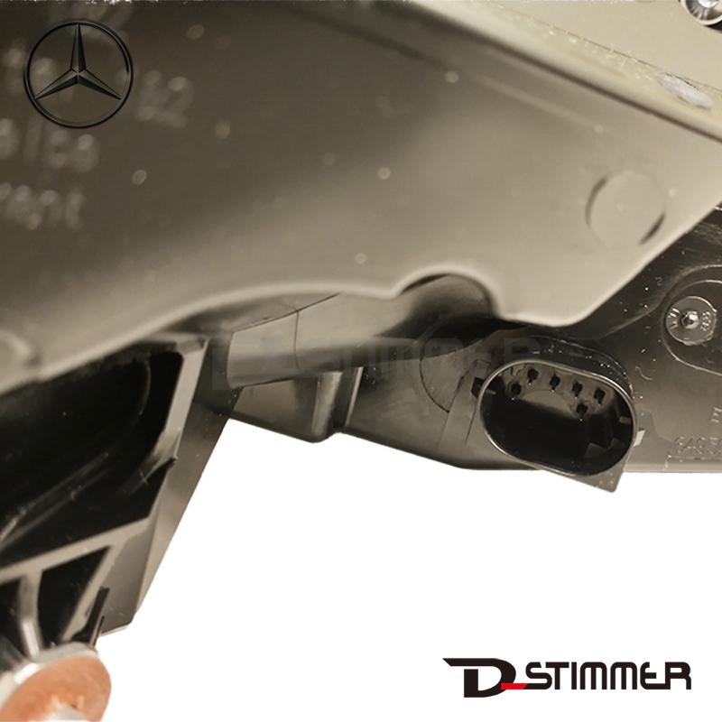 Mercedes-Benz メルセデス・ベンツ テールランプOUT RH 純正 1189067800. OEナンバー 1189067800 ...