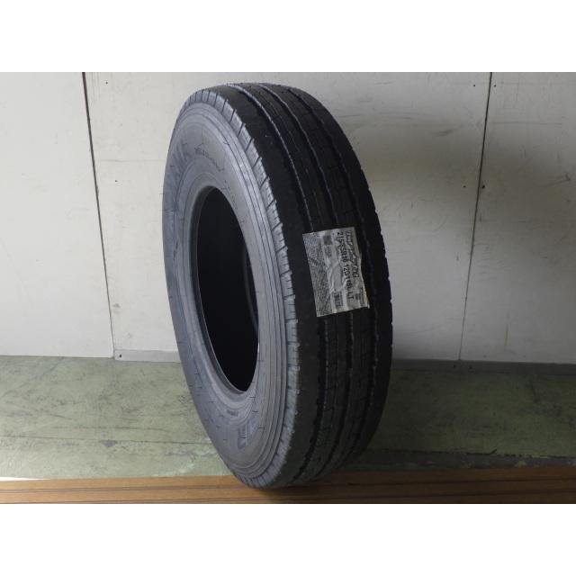 ヨコハマタイヤ（YOKOHAMA TIRE） ヨコハマ LT 151R 215/85R16 120/118L 12PR 新品処分 1本のみ ...