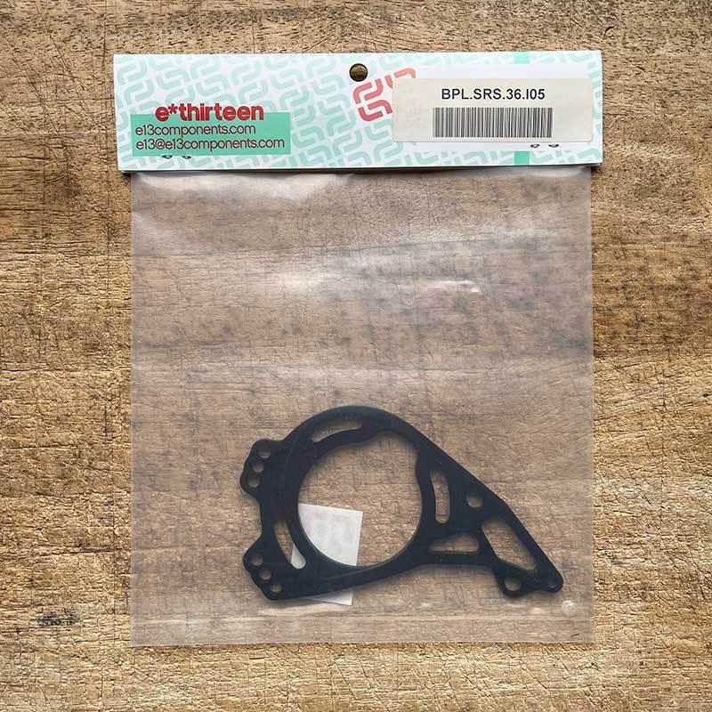 【限定特価 50% OFF】e13 BACK PLATE SRS I05 32-36T : DELIGHTED - 通販 - Yahoo!ショッピング