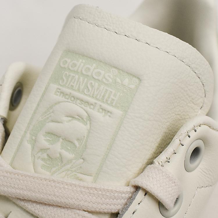 アディダス スタンスミス W レディース スニーカー コアホワイト/リネングリーン/シルバーメタリック adidas STAN SMITH W ...