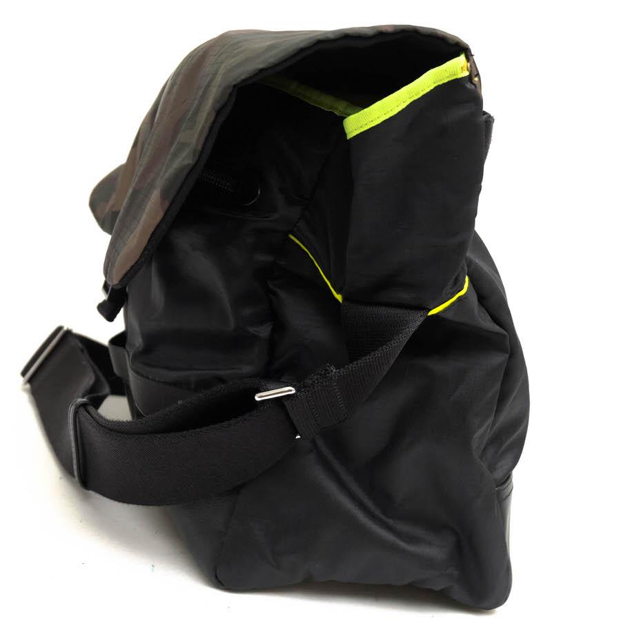 Paul Smith（ポール・スミス） ショルダーバッグ M1A 5831 NAKED LADY