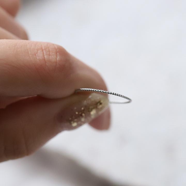 DEVAS 日曜7%クーポン有 プラチナリング 指輪 プラチナ リング 超極細 ツイスト pt850 pt レディース プラチナ指輪 シンプル 本物 地金 華奢 細い : デザイナーズ ...