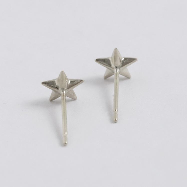 DEVAS 日曜限定クーポン有 プラチナピアス ピアス プラチナ レディース 星 スター プラチナ950 ピアスプラチナ シンプル おしゃれ 星ピアス スターピアス 両耳 セット ...